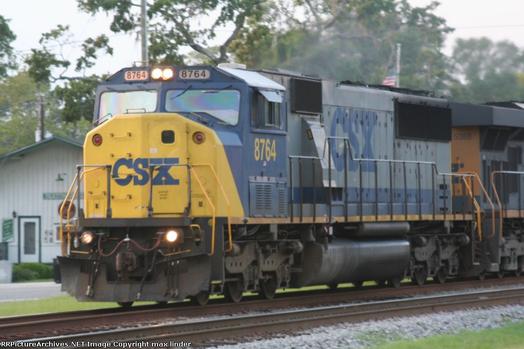 CSX 8764